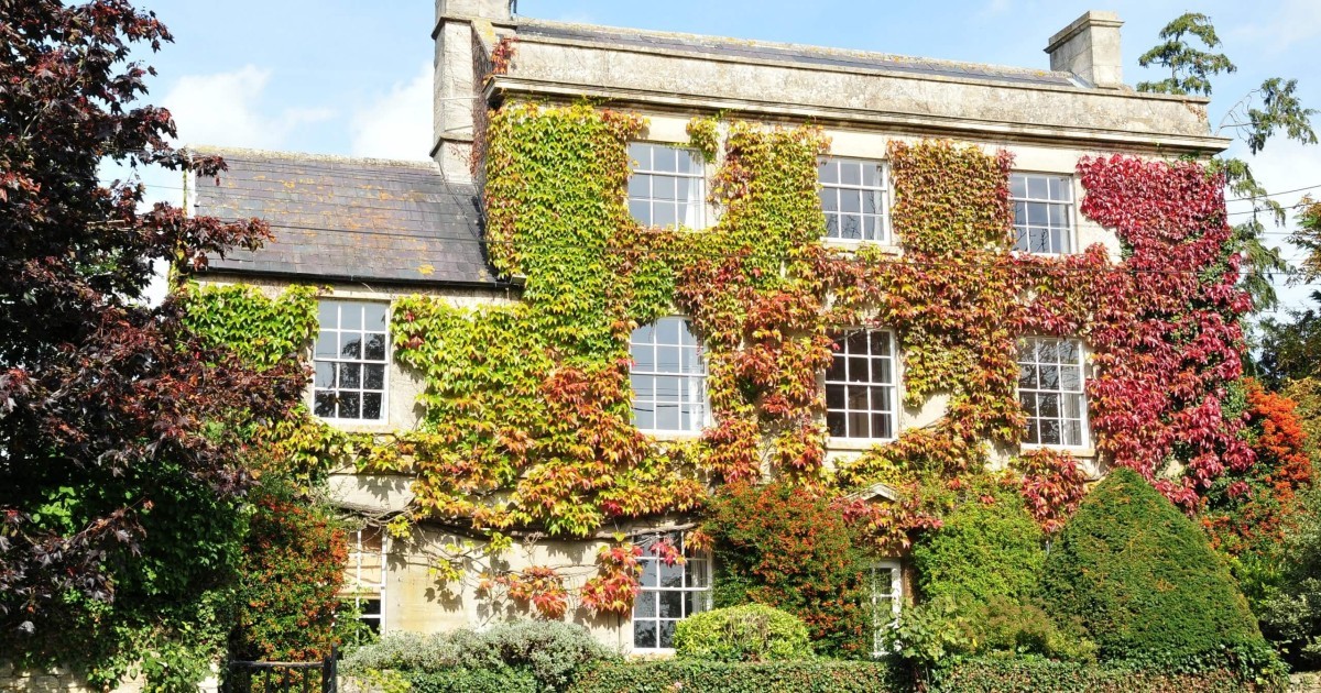 Selling probate property at auction | Eddisons